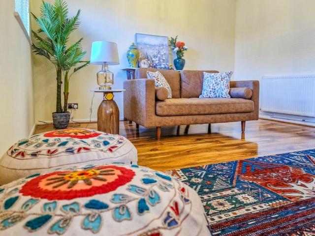 1 bedroom in a house share to rent