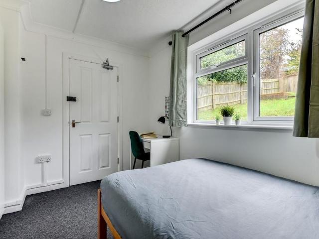 1 bedroom in a house share to rent
