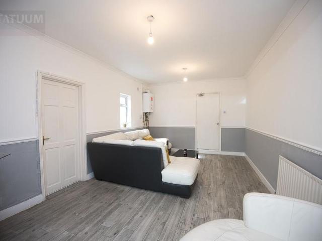 1 bedroom in a house share to rent