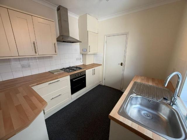 1 bedroom in a house share to rent