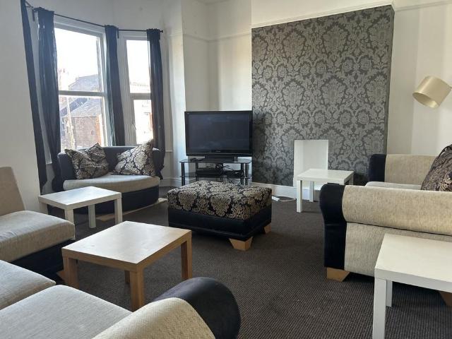 1 bedroom in a house share to rent