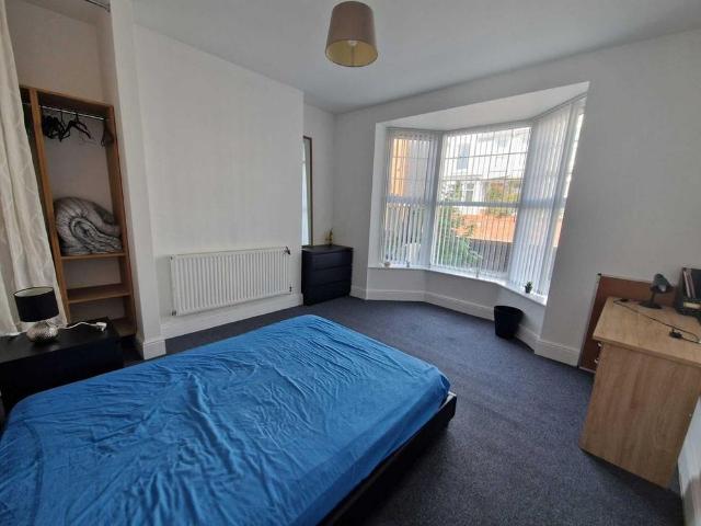 1 bedroom in a house share to rent