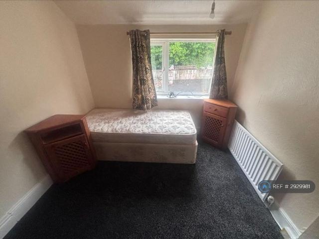 1 bedroom in a house share to rent