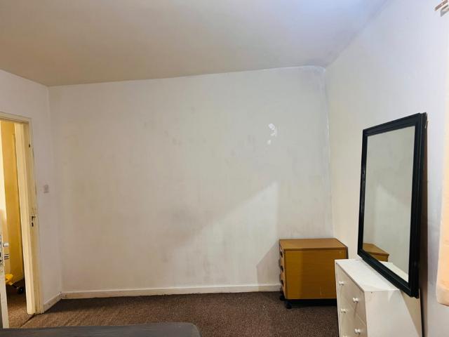1 bedroom in a house share to rent
