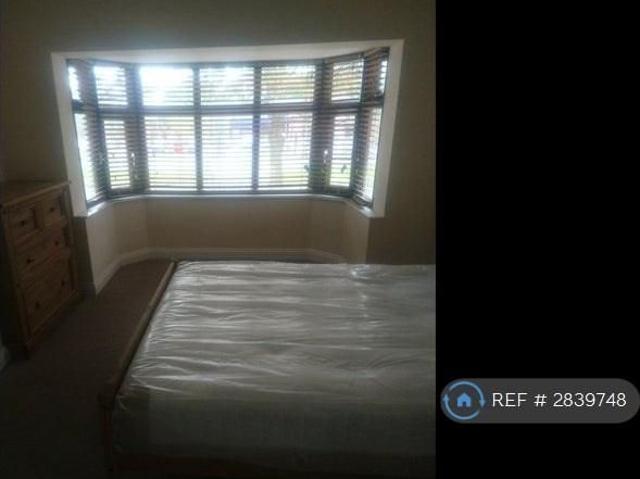 1 bedroom in a house share to rent