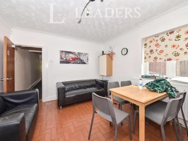 1 bedroom in a house share to rent