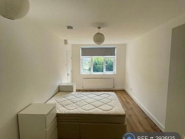 1 bedroom in a house share to rent