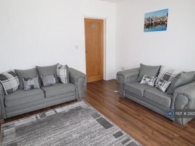 1 bedroom in a house share to rent