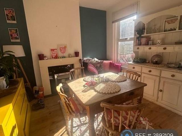 1 bedroom in a house share to rent