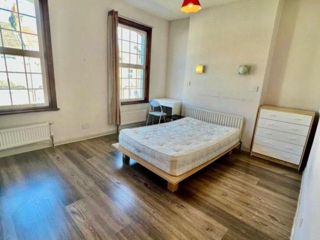 1 bedroom in a house share to rent