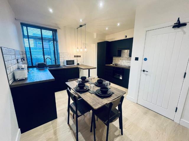 1 bedroom in a house share to rent