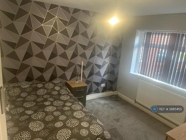 1 bedroom in a house share to rent