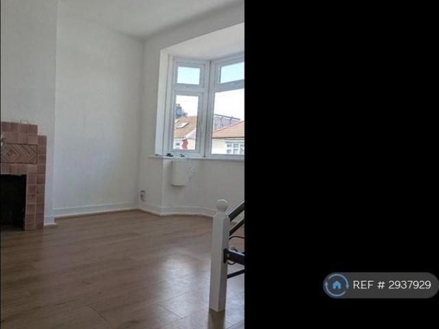 1 bedroom in a house share to rent