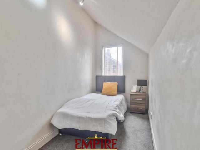 1 bedroom in a house share to rent