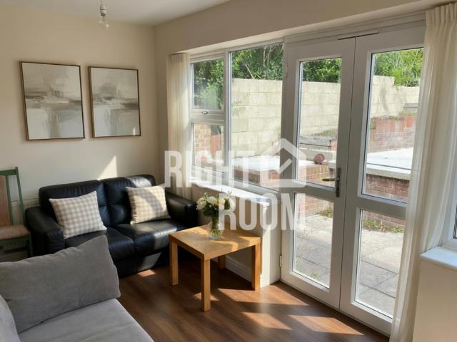 1 bedroom in a house share to rent