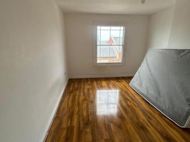 1 bedroom in a house share to rent