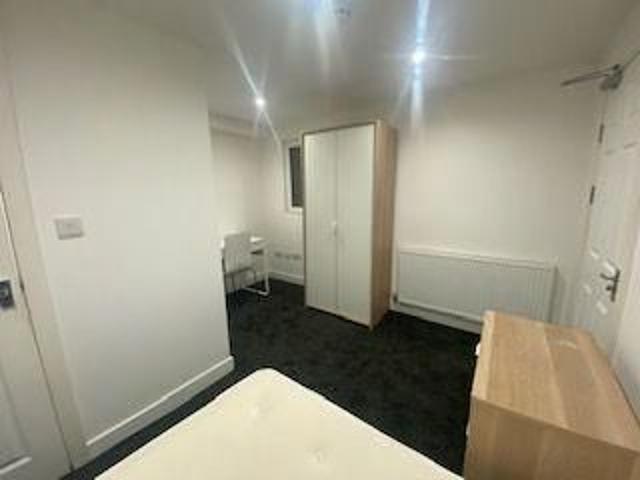1 bedroom in a house share to rent
