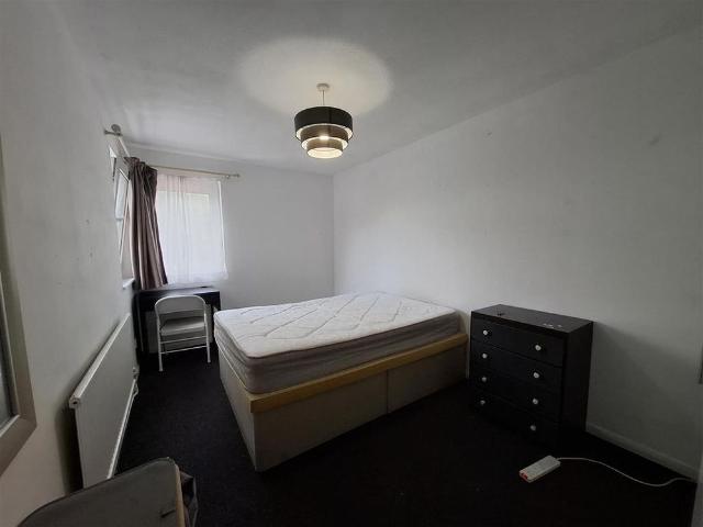 1 bedroom in a house share to rent
