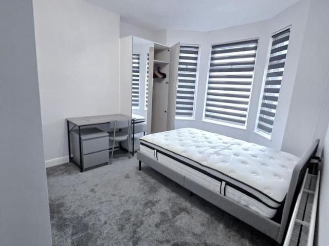 1 bedroom in a house share to rent