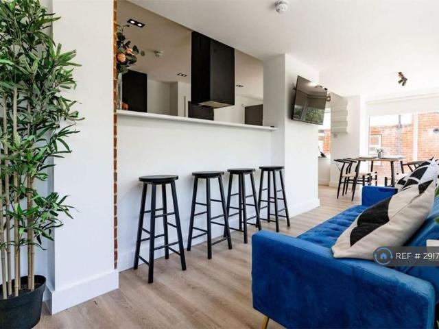 1 bedroom in a house share to rent