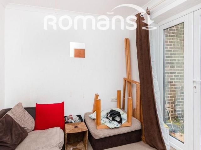 1 bedroom in a house share to rent