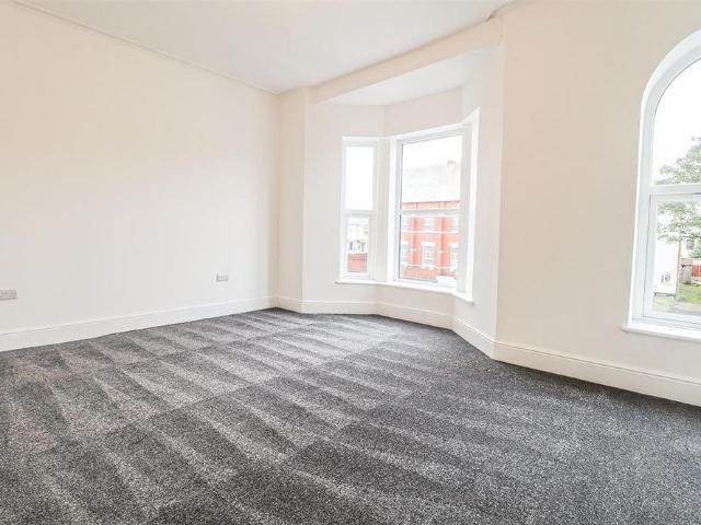 1 bedroom in a house share to rent
