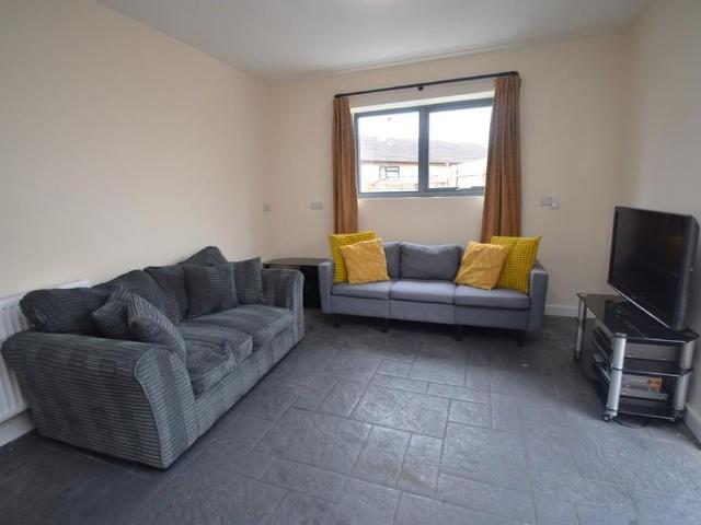 1 bedroom in a house share to rent