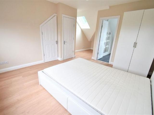 1 bedroom in a house share to rent
