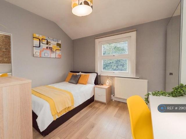 1 bedroom in a house share to rent