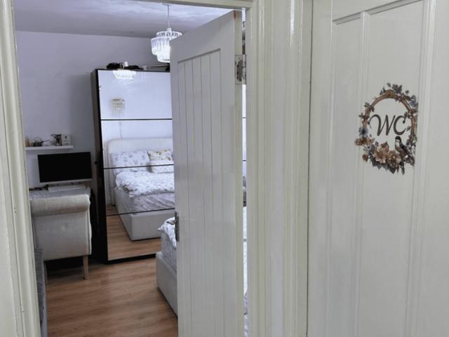1 bedroom in a house share to rent