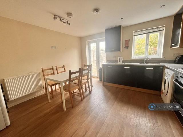 1 bedroom in a house share to rent