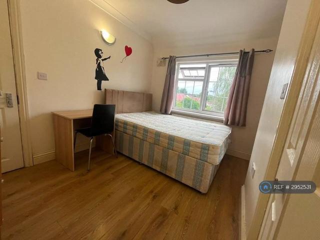 1 bedroom in a house share to rent