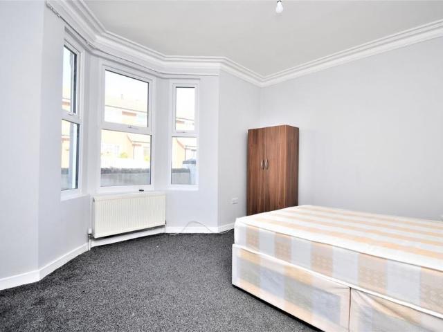 1 bedroom in a house share to rent