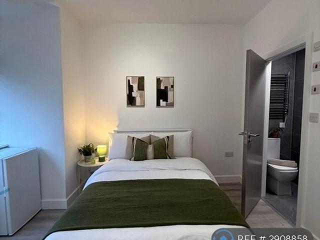 1 bedroom in a house share to rent