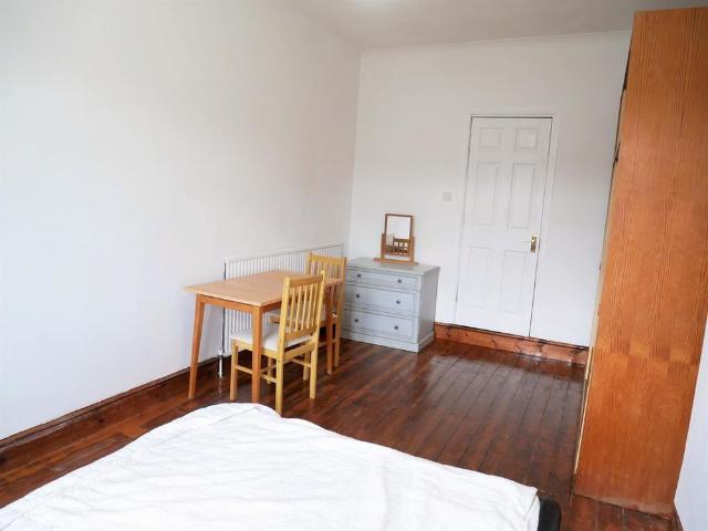 1 bedroom in a house share to rent