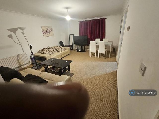 1 bedroom in a house share to rent