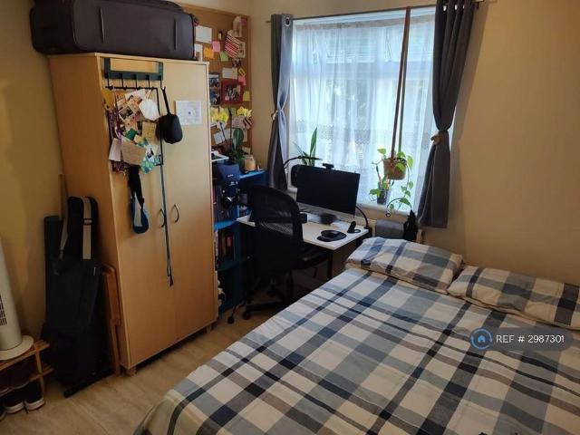 1 bedroom in a house share to rent