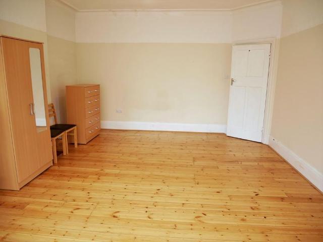 1 bedroom in a house share to rent