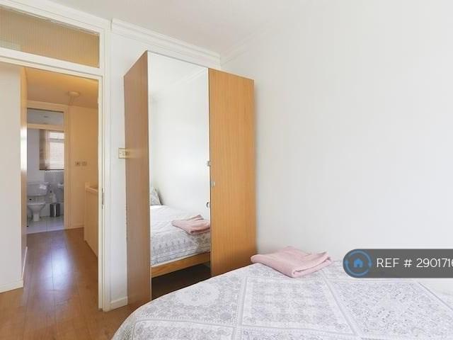 1 bedroom in a house share to rent