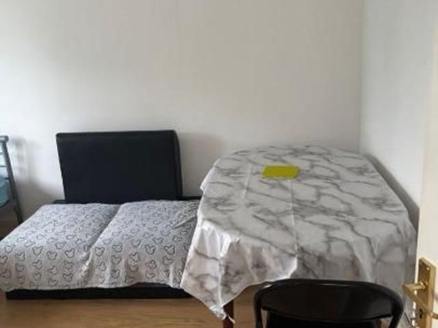 1 bedroom in a house share to rent