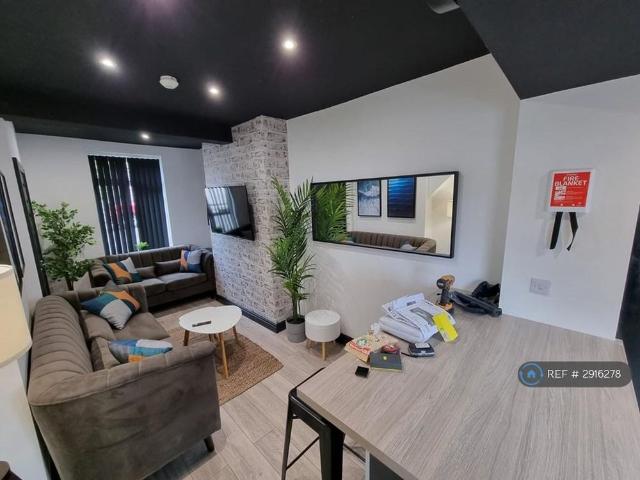 1 bedroom in a house share to rent