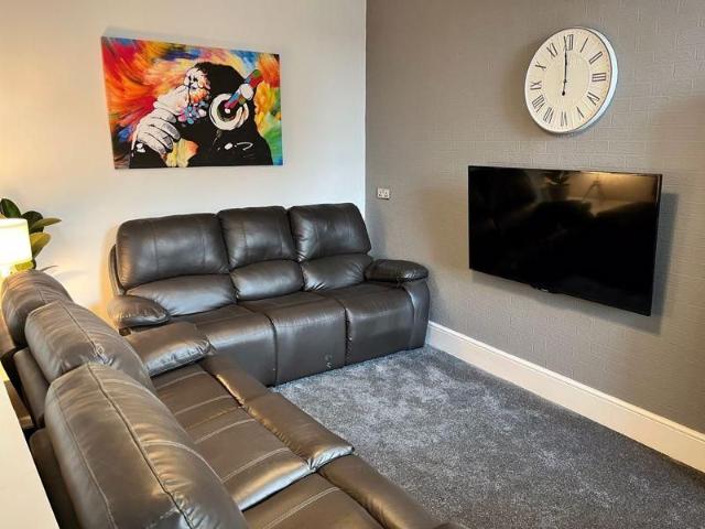 1 bedroom in a house share to rent
