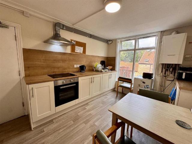 1 bedroom in a house share to rent
