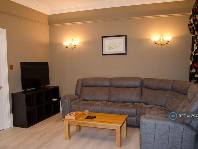 1 bedroom in a house share to rent