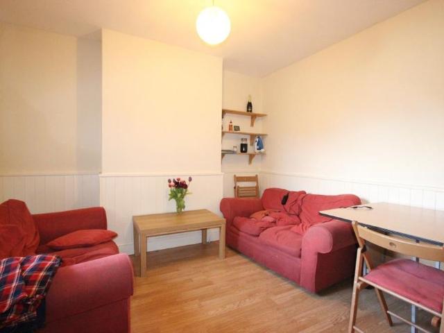 1 bedroom in a house share to rent