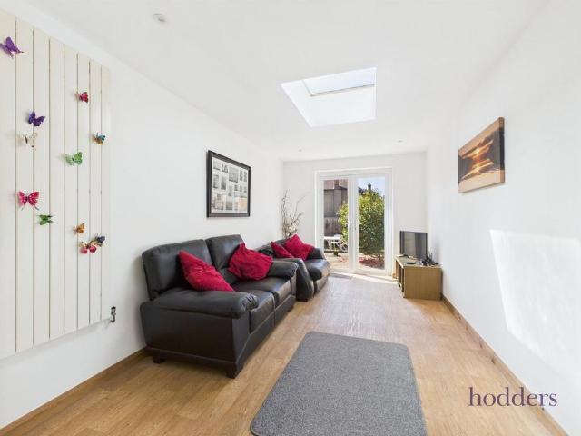 1 bedroom in a house share to rent