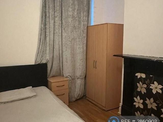 1 bedroom in a house share to rent