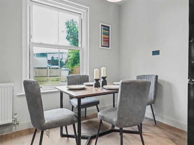 1 bedroom in a house share to rent