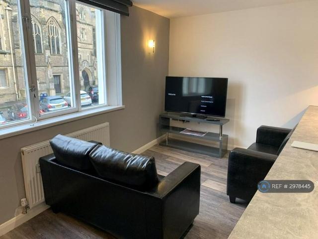 1 bedroom in a house share to rent