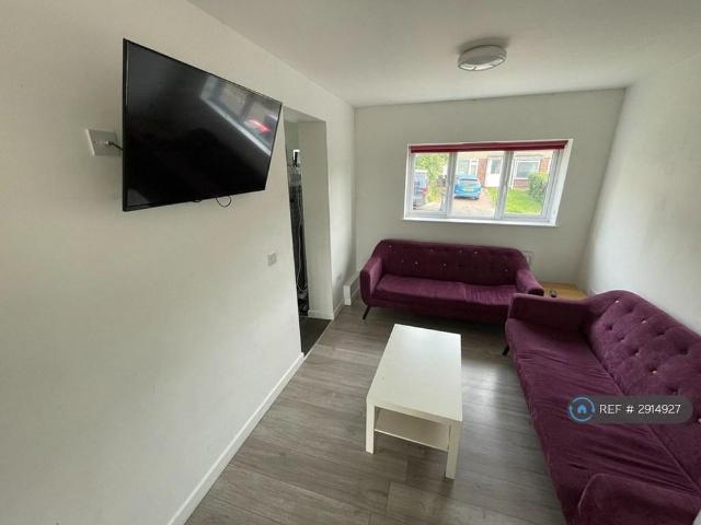 1 bedroom in a house share to rent